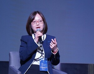 스페셜 인터뷰 – Dr. May Zhang (Global Head, HOYA Vision Care)